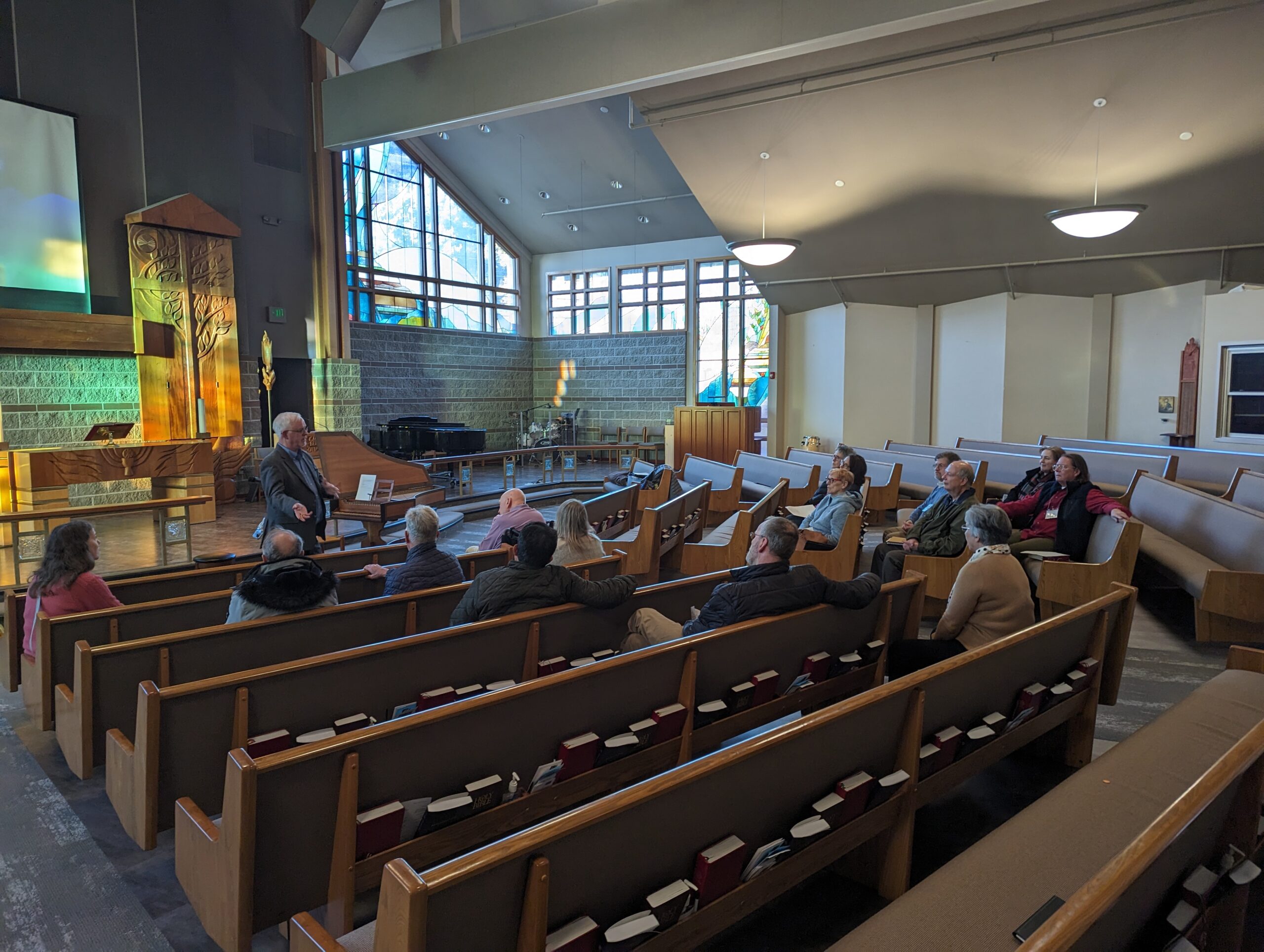 2023-11-19 Bruce explaining to audience | Tacoma Chapter of the ...